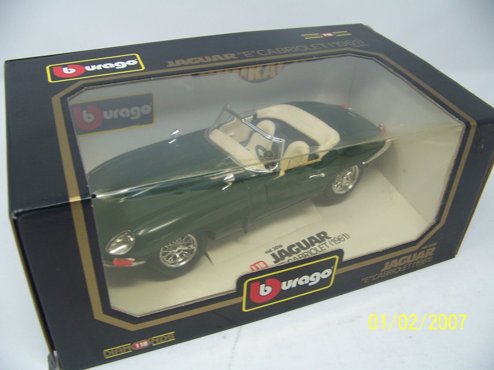 Burago Jaguar E Cabriolet 1961 Green _ convertible 1/18 scale w/ Burago ...