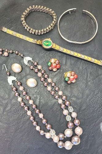 vintage costume signed - Gem