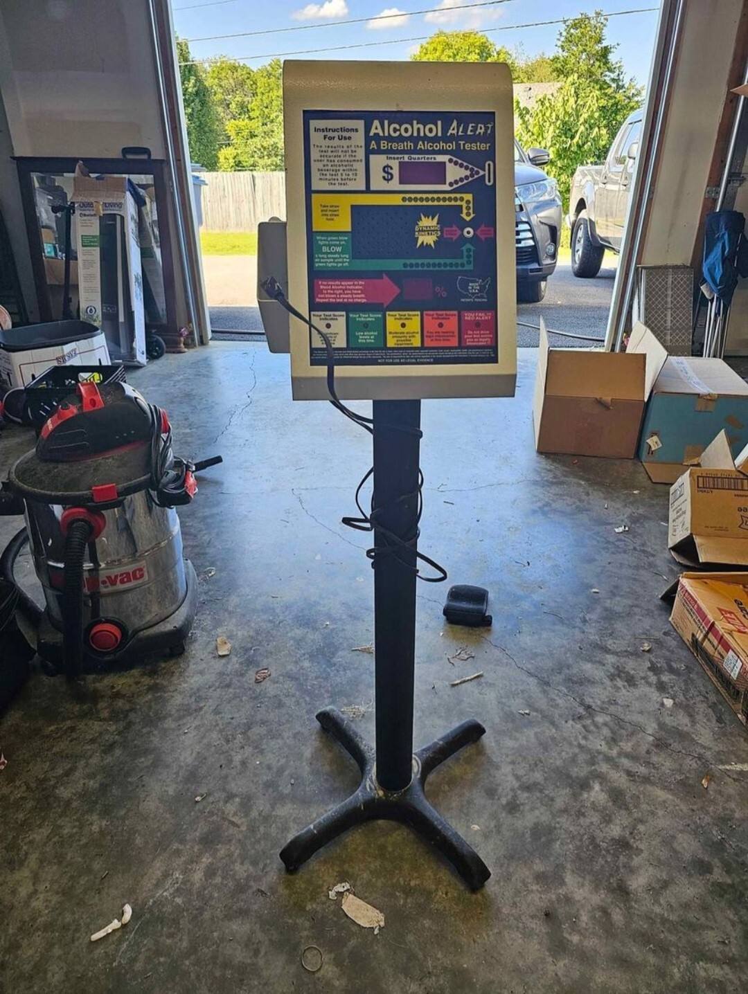 Kero Alcohol Alert Breathalyzer Vending Machine On Pole Electronic ...