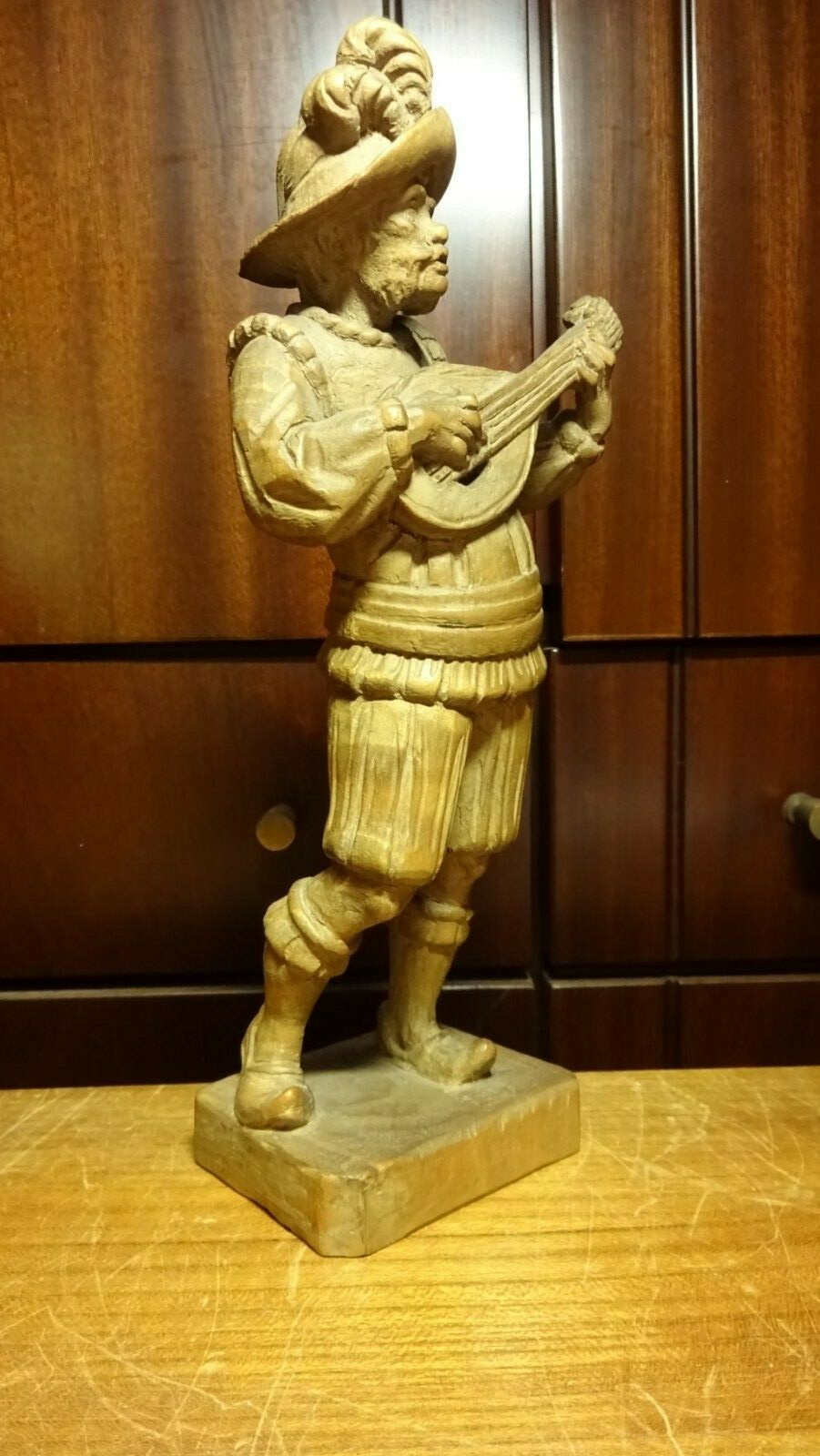 ANTIQUE 10" HAND CARVED WOOD PIRATE MANDOLIN MEDIEVAL MUSICIAN STATUE ...