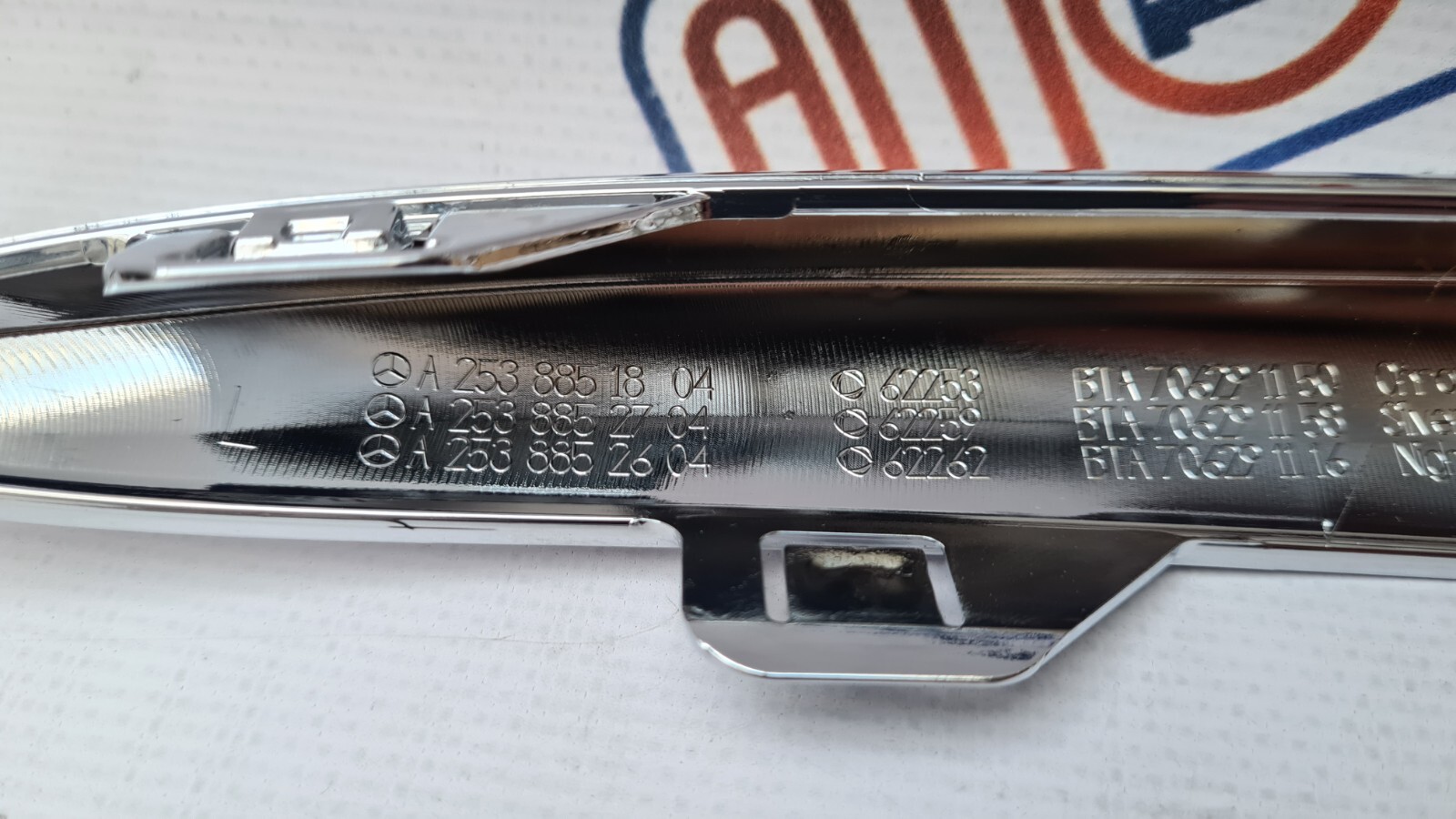 Original MERCEDES BENZ GLC X253 VORNE LINKS STOßFÄNGER-FORM CHROM ...