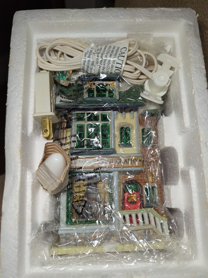 Lemax Caddington Village Christmas Norman’s Photography 2002 Building ...