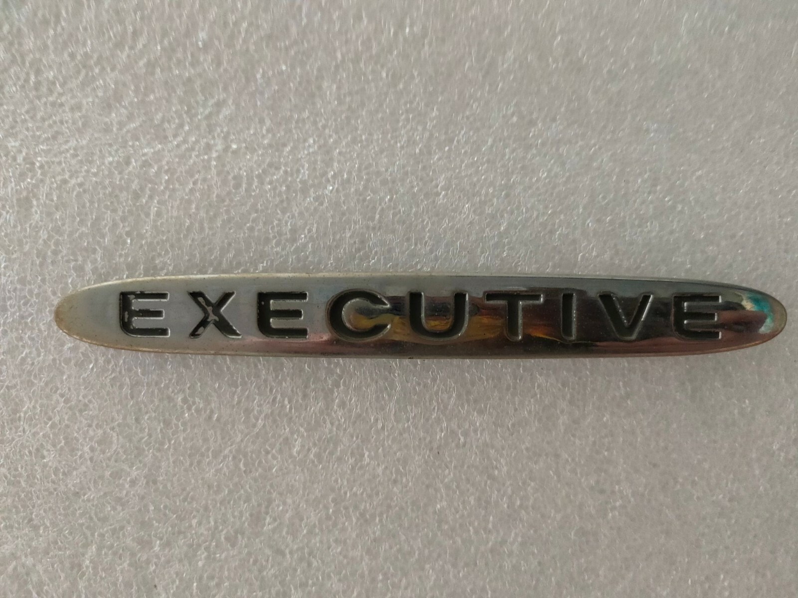 08/1997 to 09/2000 Holden VT Commodore - Executive badge (Boot) | eBay