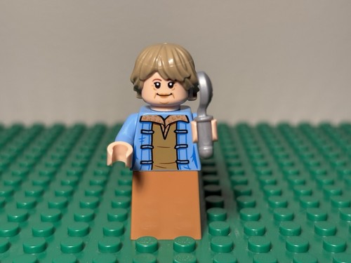 Lego Star Wars Aunt Beru Whitesun Lars Minifigure 40531 | eBay