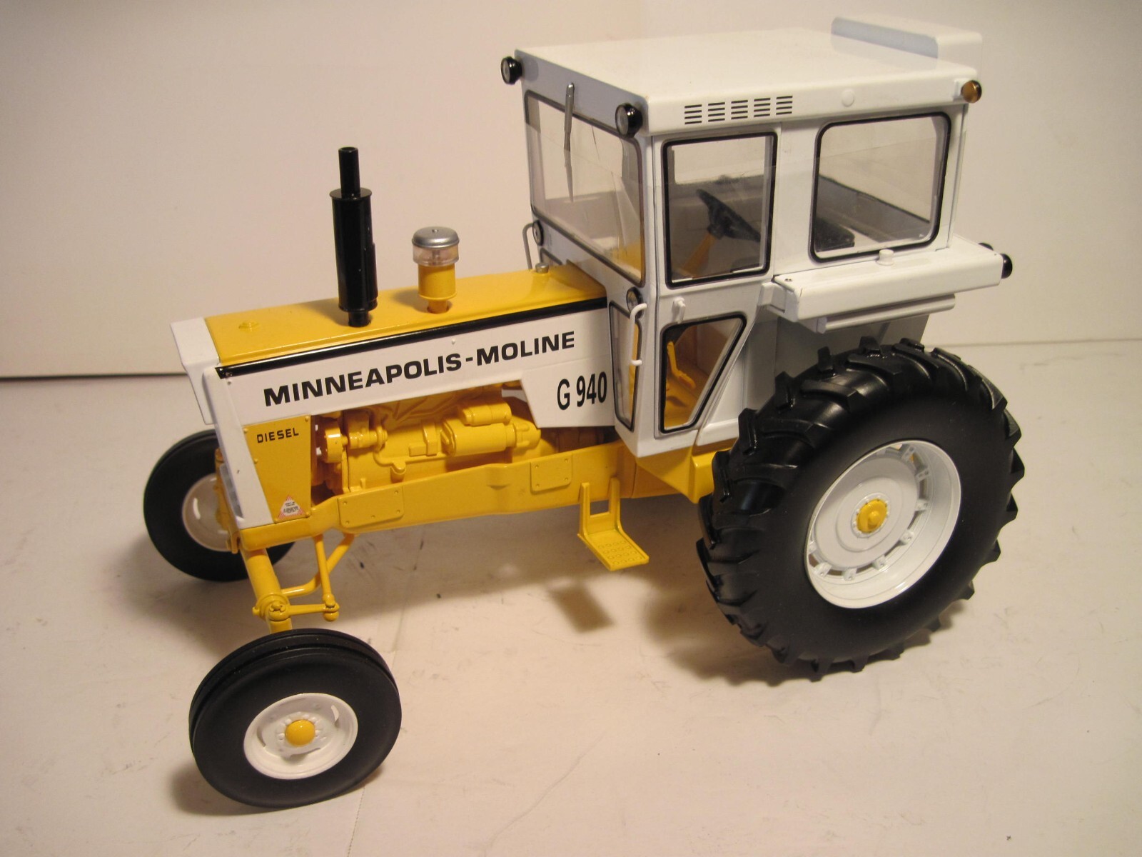 Minneapolis-Moline Farm Toy Tractor G-940 Spec Cast 1/16 | eBay