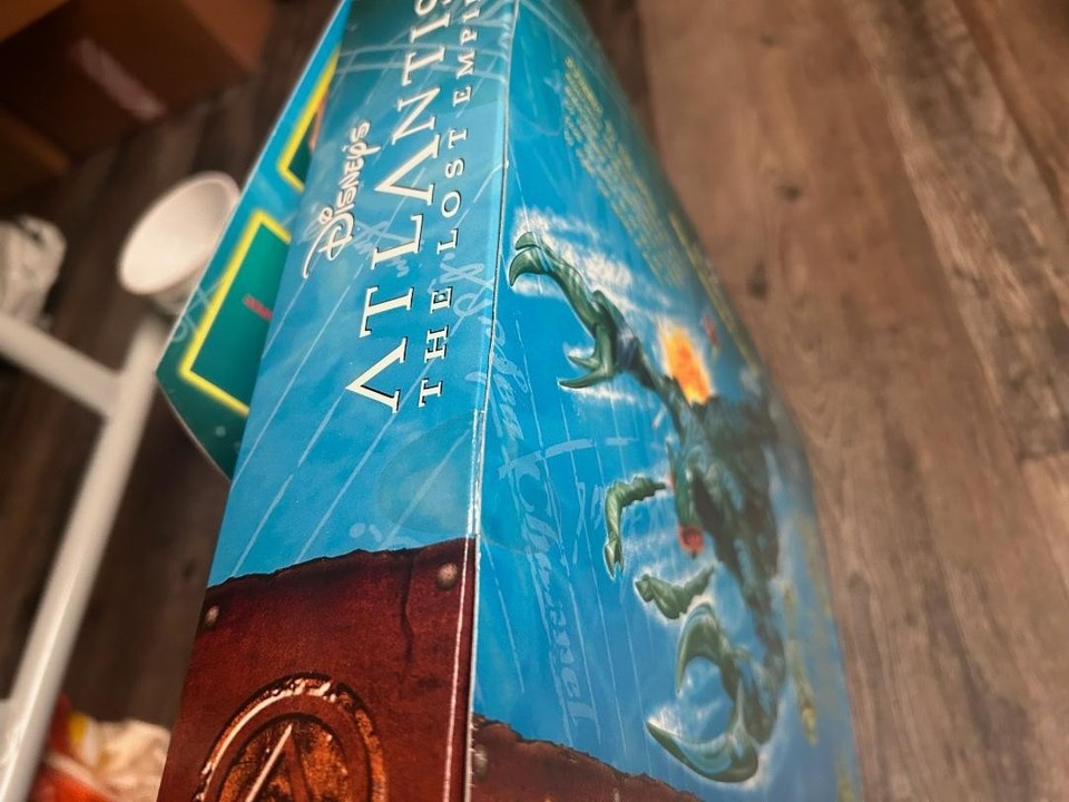BRAND NEW SEALED Disney's Atlantis Lost Empire Leviathan Deluxe Battle ...