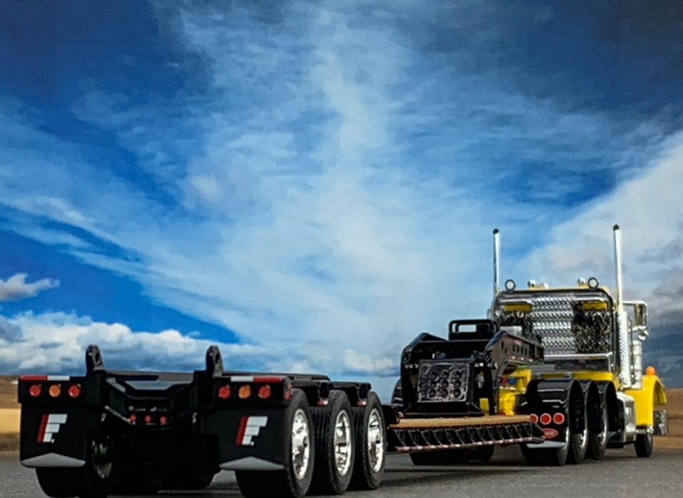 1/64 DCP PETERBILT 359 TRI AXLE & FONTAINE LOWBOY TRAILER | eBay
