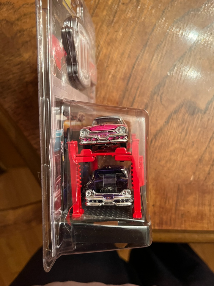 M2 Machines Auto-Lift 1957 Dodge Custom Royal Lancer D500 die-cast 2 ...