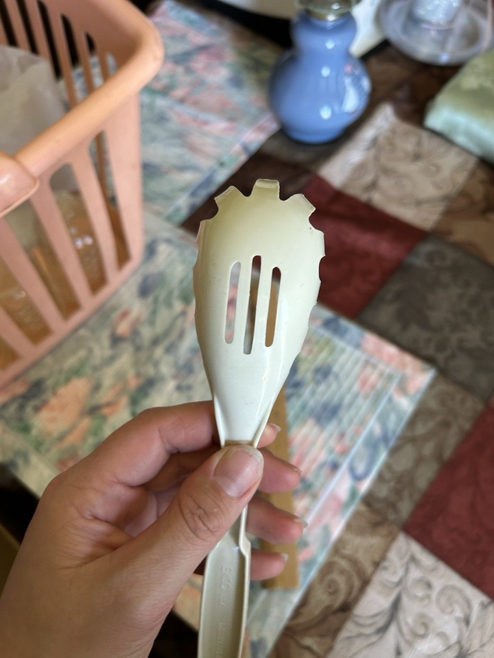 EKCO 11" Beige Plastic Pasta Ladle Slotted Spaghetti Pasta Serving ...