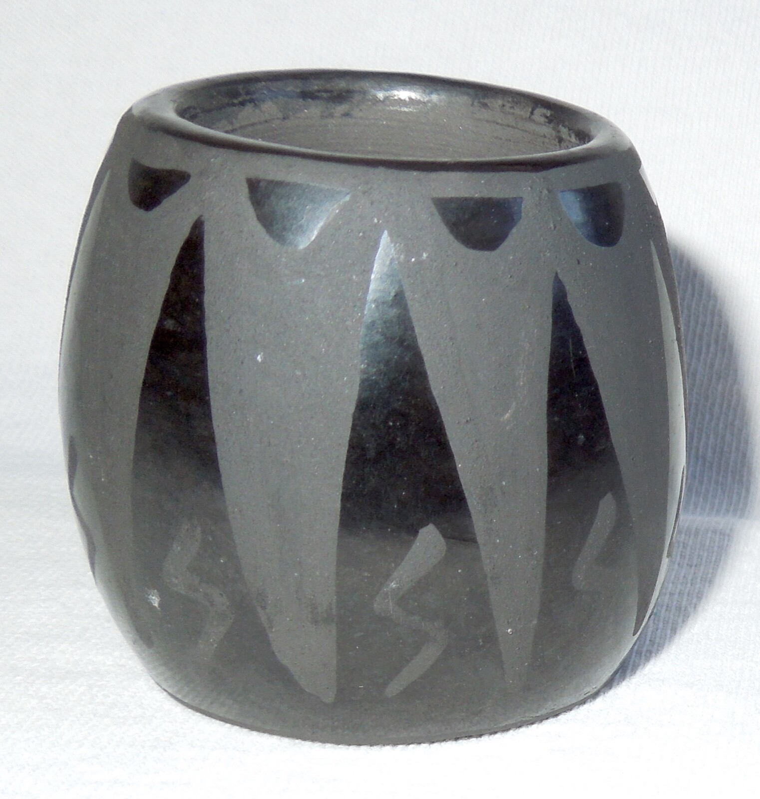 Vintage *Myra Sisneros* Santa Clara Pottery *Black on Black* Small ...