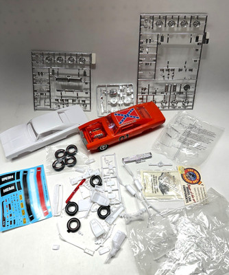 MPC, Revell 1:25 Scale 1969 Dodge Charger General Lee Vintage Model Kit ...