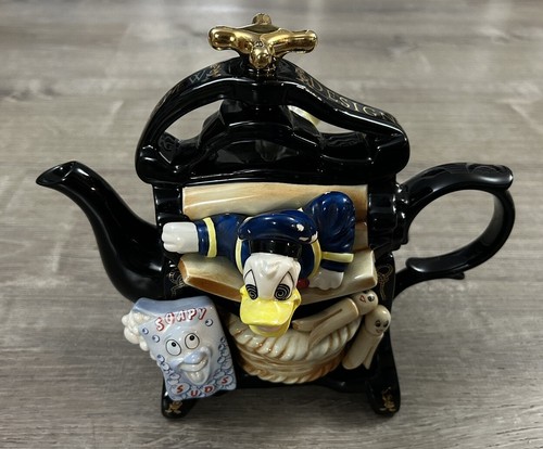 Donald Mangle - Disney Character Teapot by Cardew Design - England ...