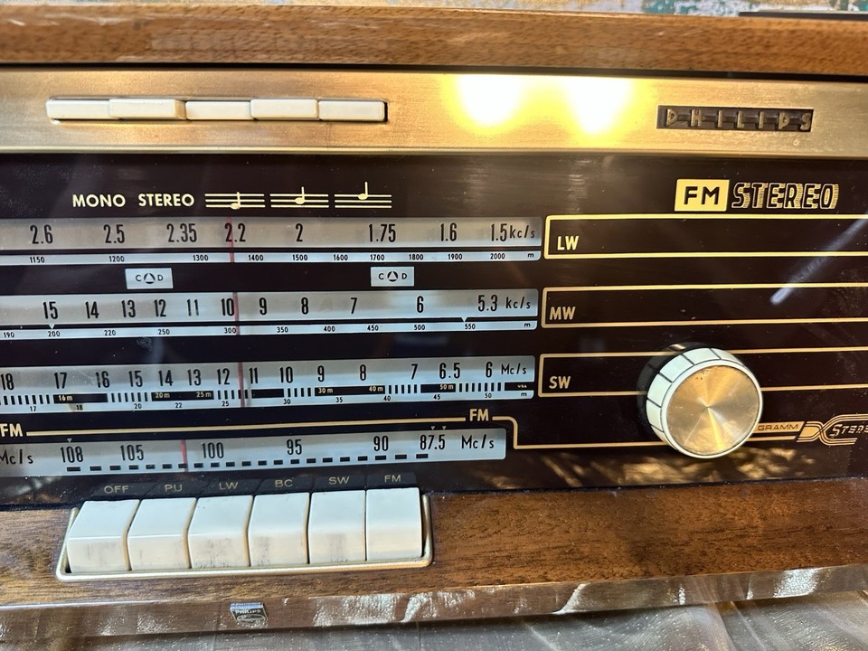 Vintage Working Table Top Stereo w/ tuning eye Philips B5X43A Made in ...