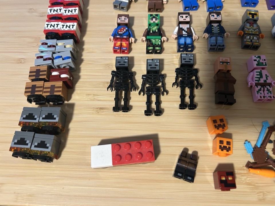 Lego Minecraft Lot of Minifigures, Mobs, Items, Blocks, Parts ...