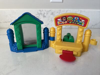 FISHER PRICE Little People Carnival Fair Bottle Game House of Mirrors ...
