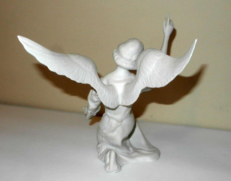 BOEHM NATIVITY SPIRIT OF BETHLEHEM 2 ANGELS STANDING AND KNEELING IN ...