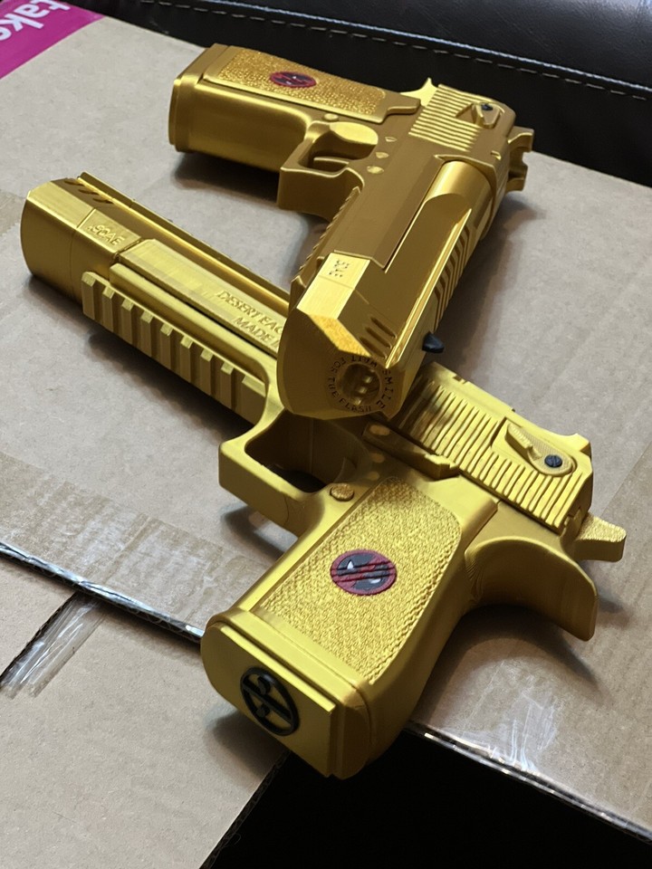 Deadpool & Wolverine Deagles X2 Gold Guns Replica Props For Cosplay ...