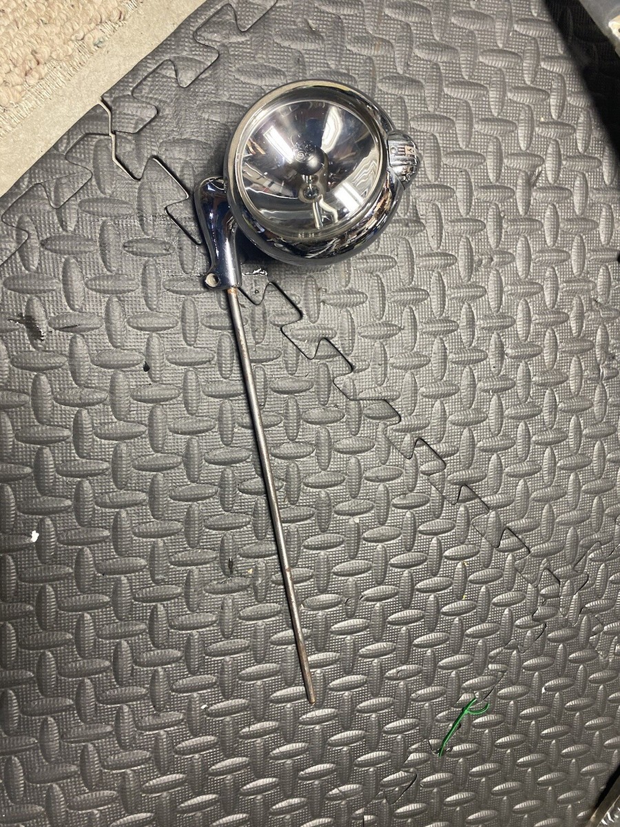 Unity Vehicle Spotlight SPOTLIGHT (Post Mounted): Installation W/ Lots