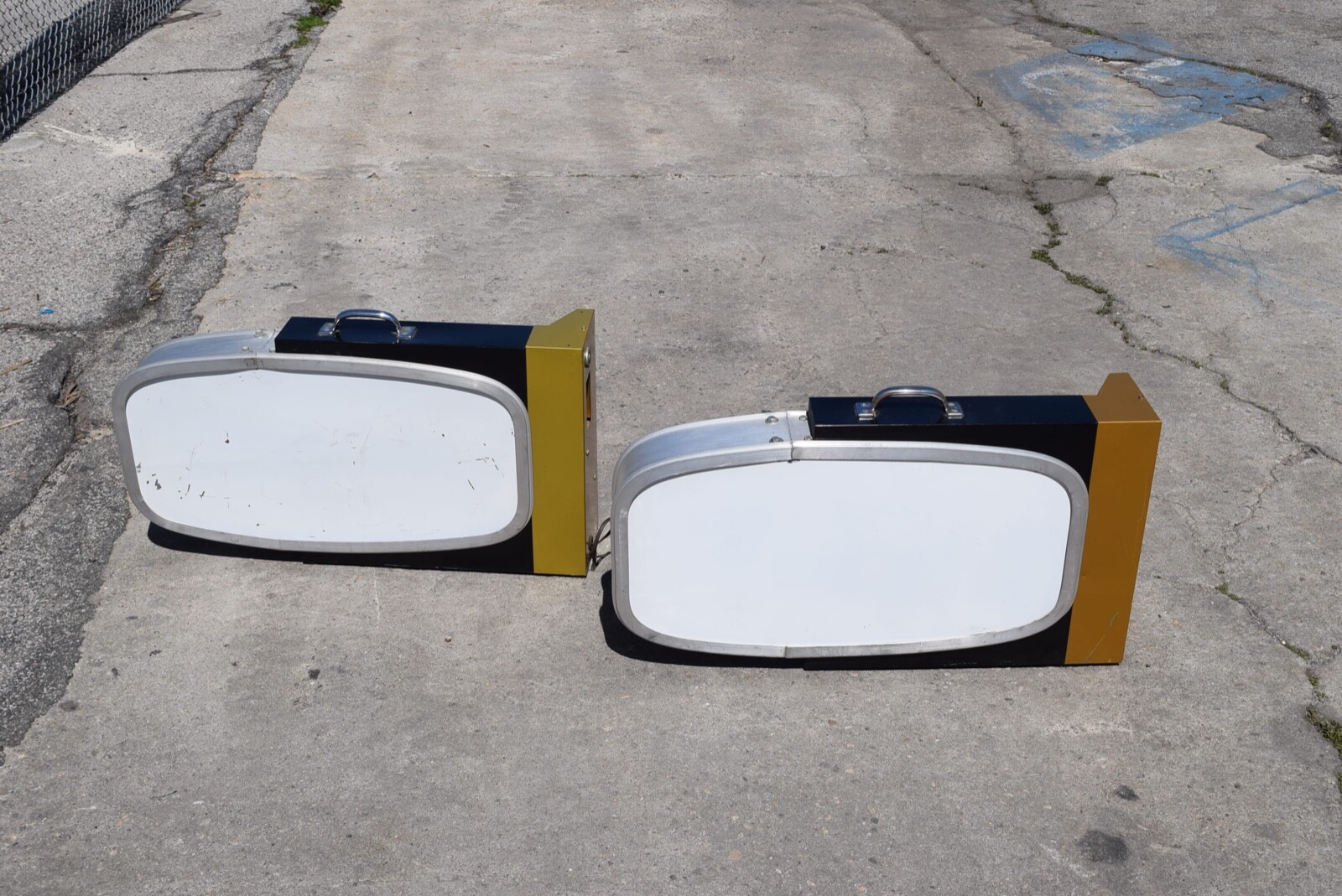 QTY`2 PORTABLE GE LEXAN UNBREAKABLE 2 SIDED DYNALITE SIGNS BLINKING ...