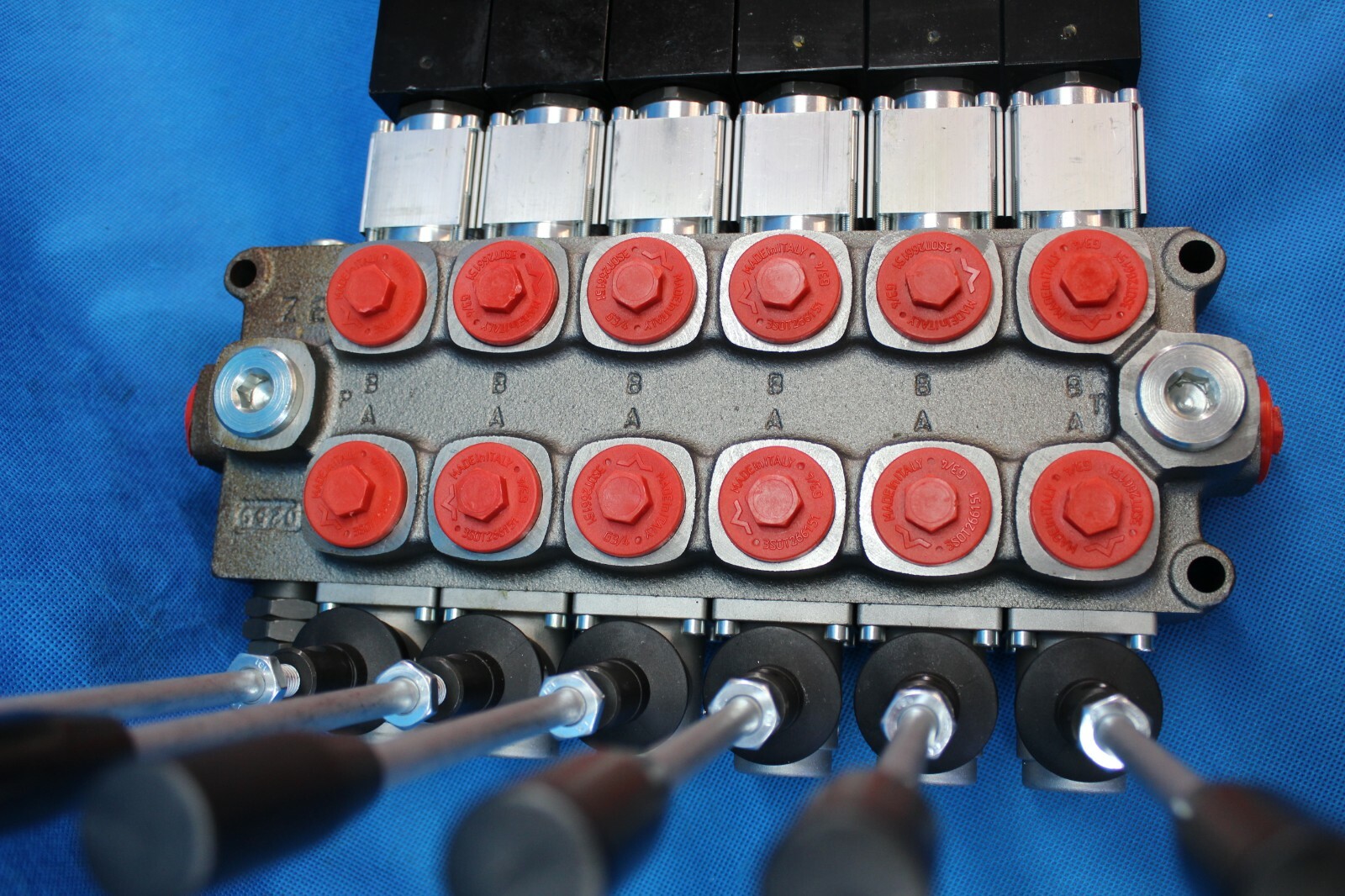 Hydraulikventil 6 Fach GALTECH Q95 120 l/min 12v + Hebel | eBay.de