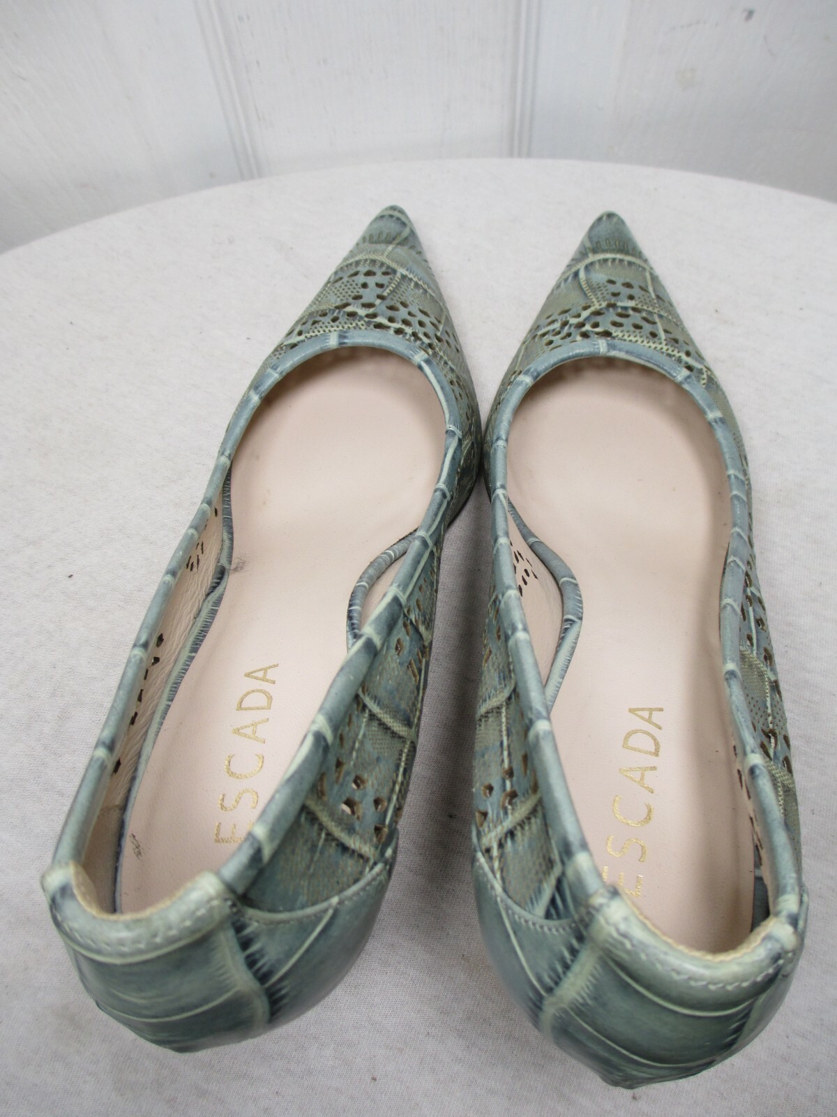 ESCADA LIGHT BLUE LASER CUT ALLIGATOR PRINT LEATHER H… - Gem