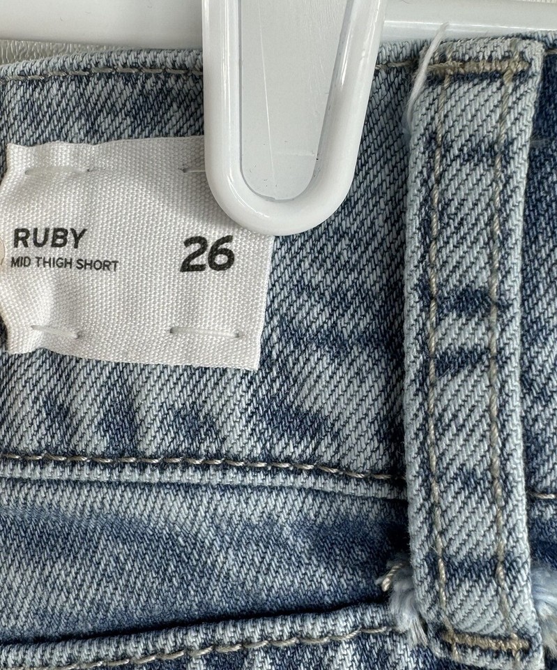 NWT Hudson Womens RUBY Mid Thigh Rolled Shorts Light Blue Denim Size 26 ...