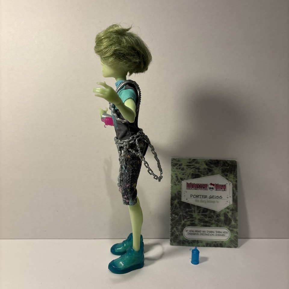 Monster High Haunted Student Spirits Porter Geiss Doll Plus Diary | eBay