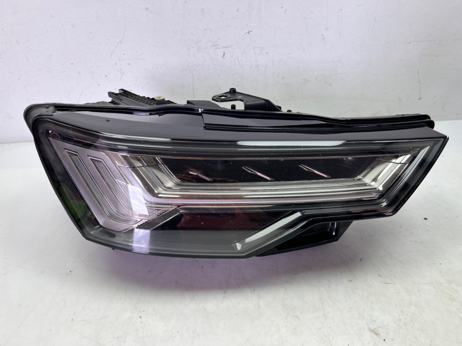 Matrix-LED-Scheinwerfer: Revolution der Beleuchtungstechnologie