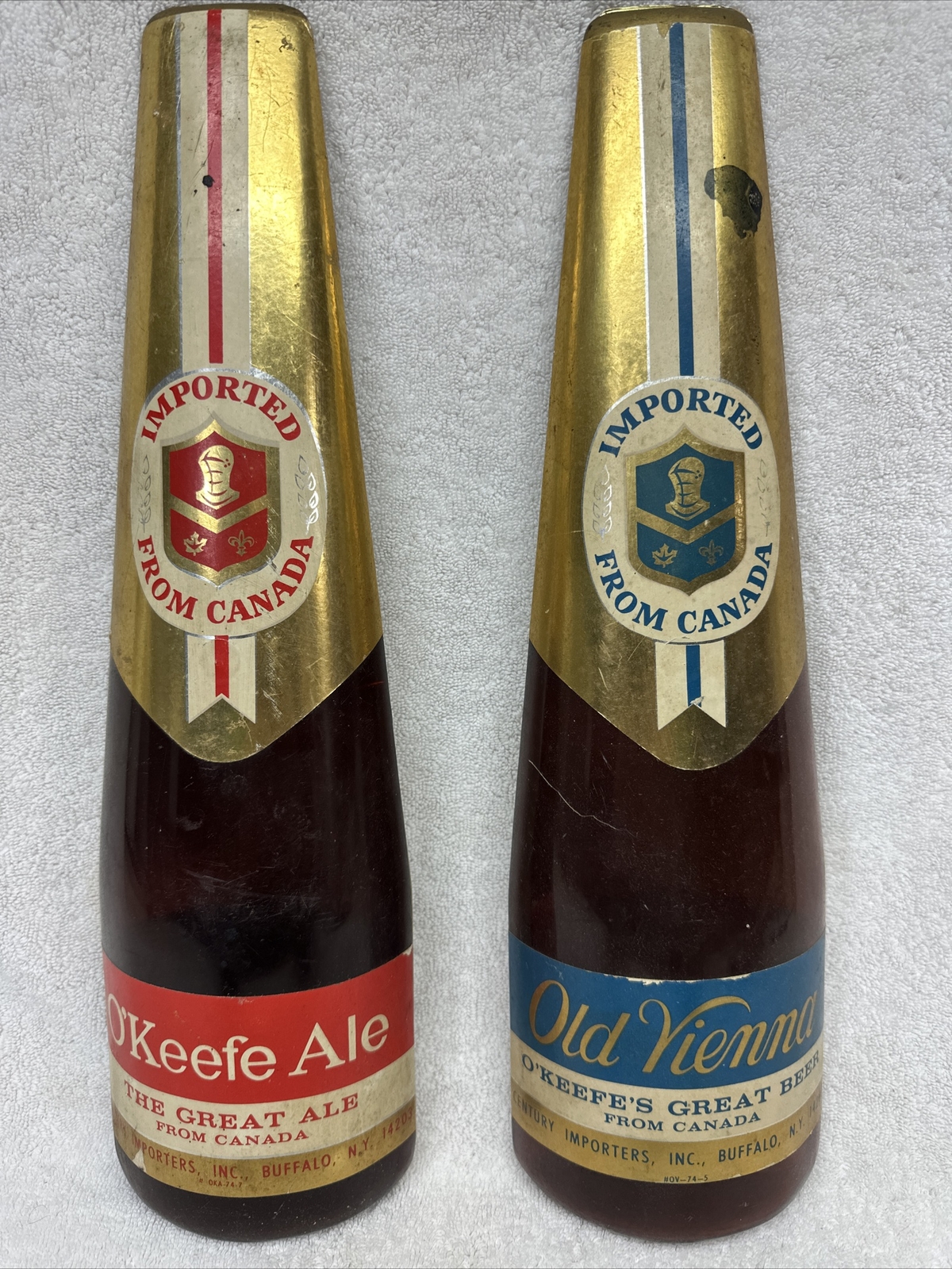 O’KEEFE ALE OLD VIENNA BEER PLASTIC HALF BOTTLES HANGING PLASTIC MAN ...