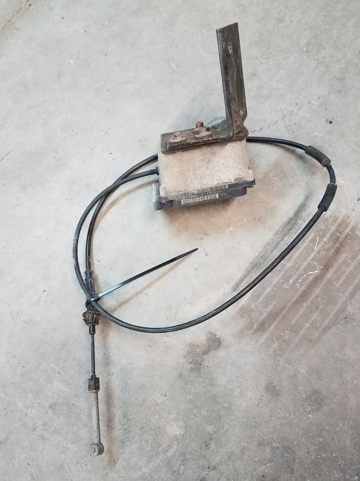 1999-04 FORD MUSTANG CRUISE CONTROL MODULE XR3F-9C734-AE CABLE BRACKET ...