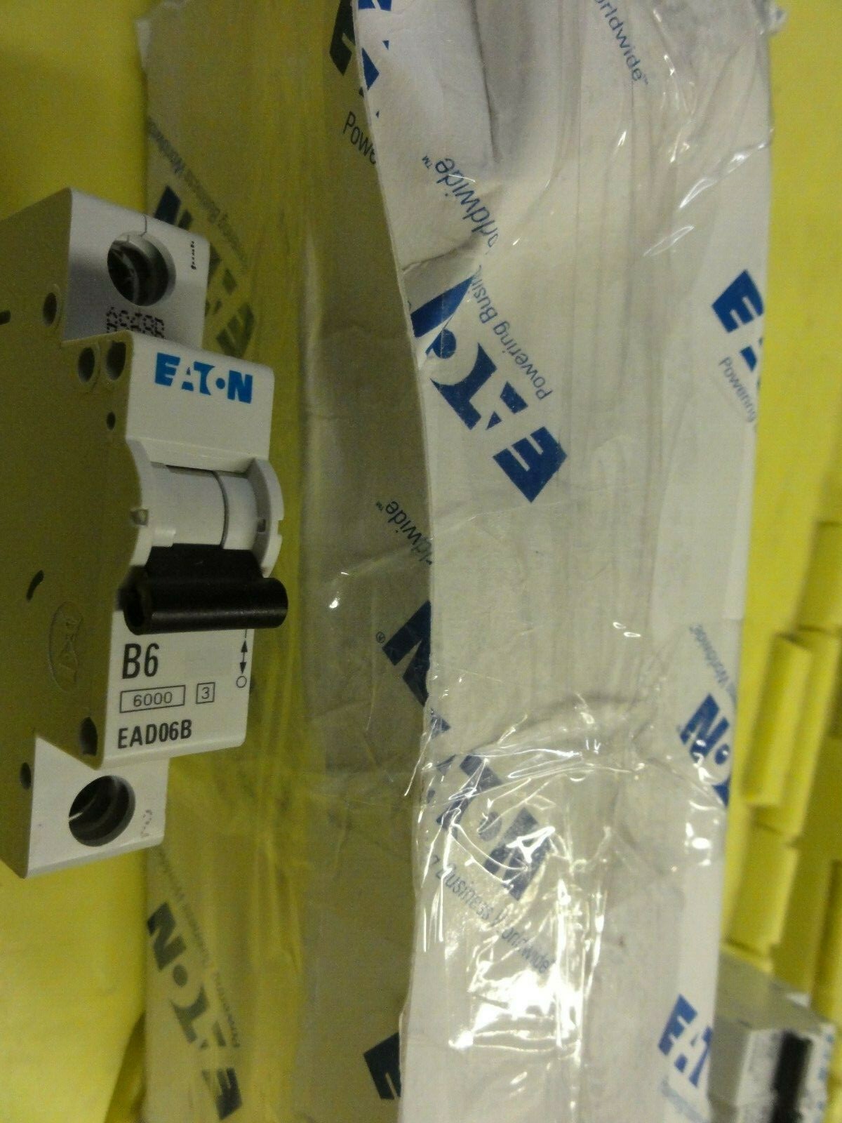 Eaton EAD32B 32 Amp Type B MCB Circuit Breaker Trip 6ka for sale online ...