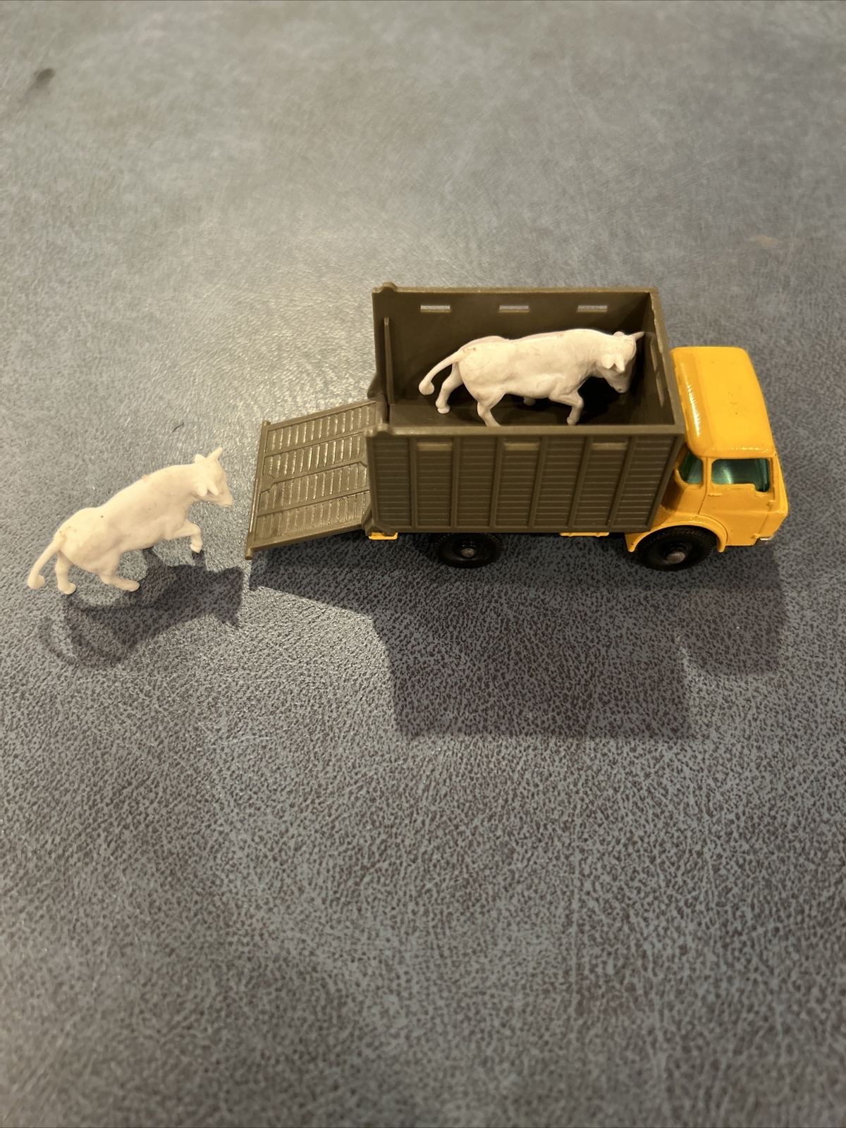 Vintage Matchbox Series #37 Yellow Dodge Cattle Truck Lesney Made in ...