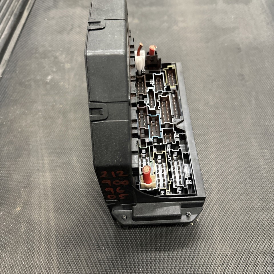 MERCEDES C CLASS W204 FRONT SAM FUSE BOX A2129009605 | eBay UK