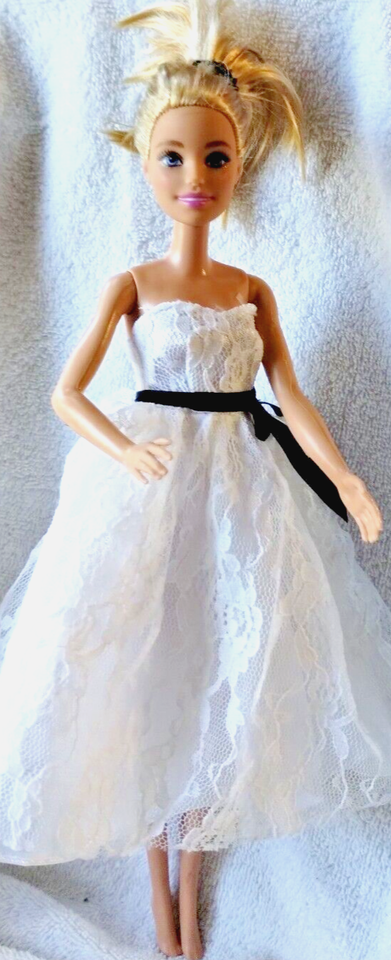 2015 Barbie Doll 1186 Mj 1 Nl Mattel And One Dress Blue Eyes Blonde