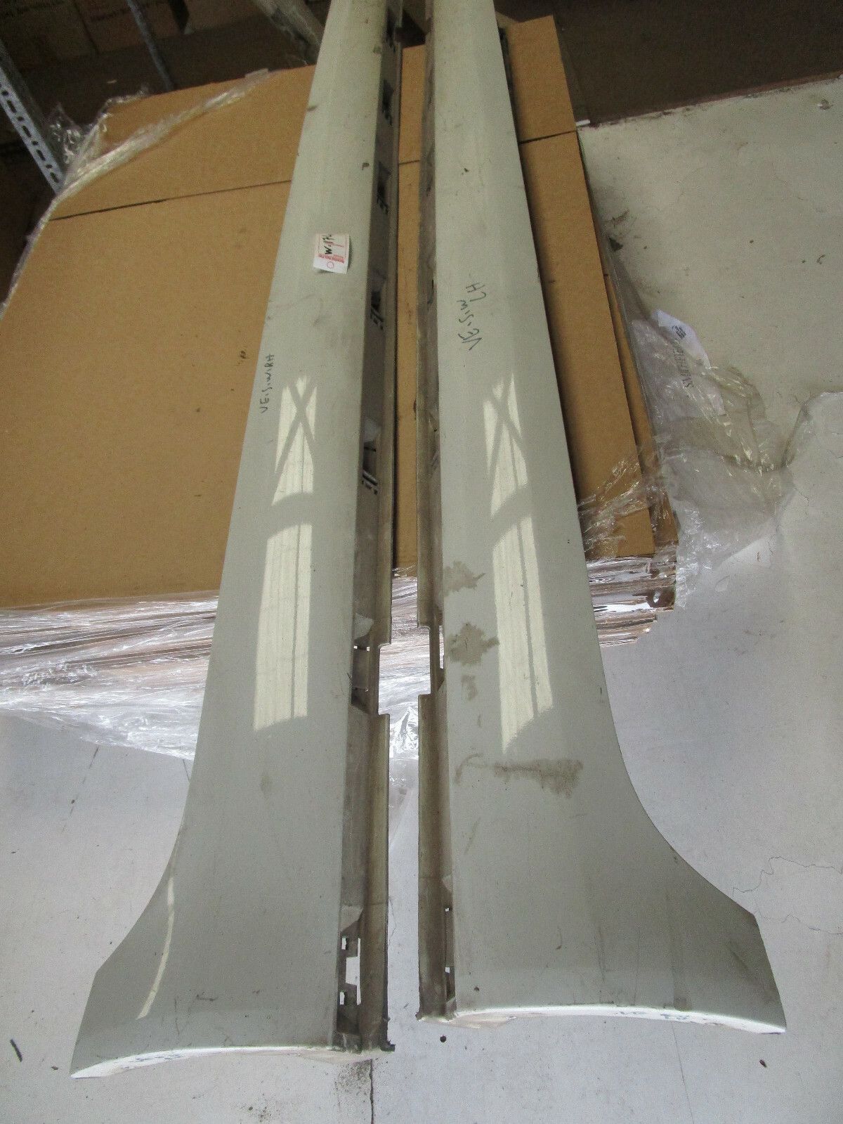 Side Skirts VE STATION WAGON HOLDEN COMMODORE SIDE SKIRTS WHITE GENUINE ...