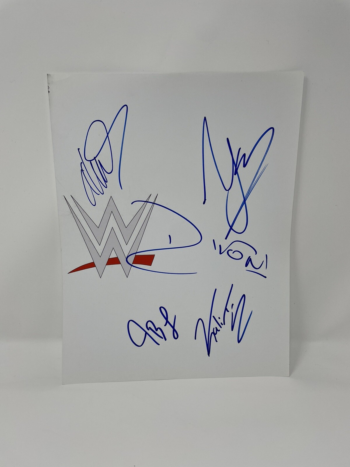 WWE LOGO 8x10 PHOTO SIGNED AUTOGRAPHED STYLES DIVON | eBay