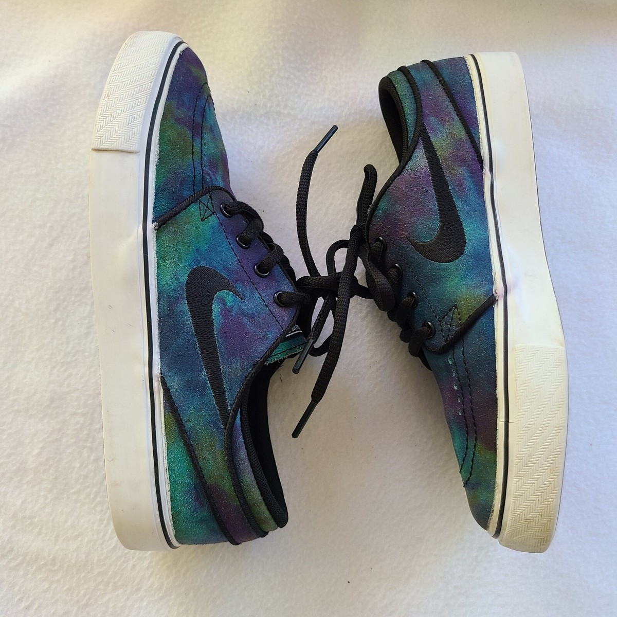 Nebula Nike Stefan Janowski