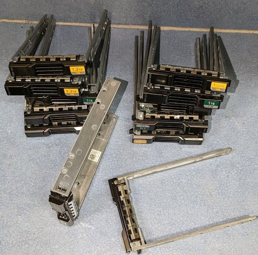 Lot of 12 Dell Compellent 7D4F6 SC200 SC220 2.5" Drive Caddy Tray Mount ...