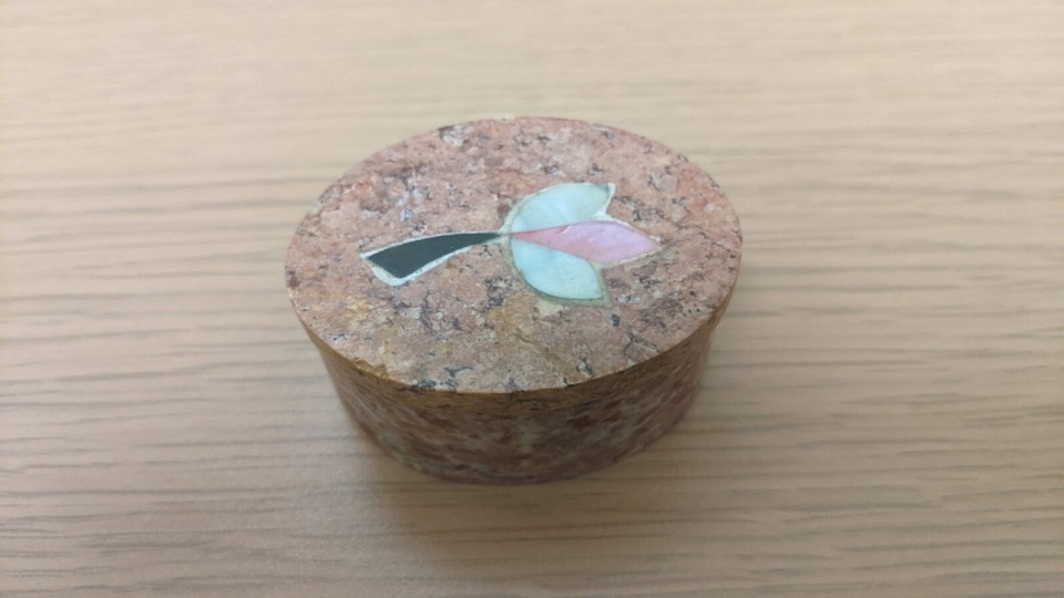 Vintage oval marble trinket box soapstone box Floral design on the lid ...