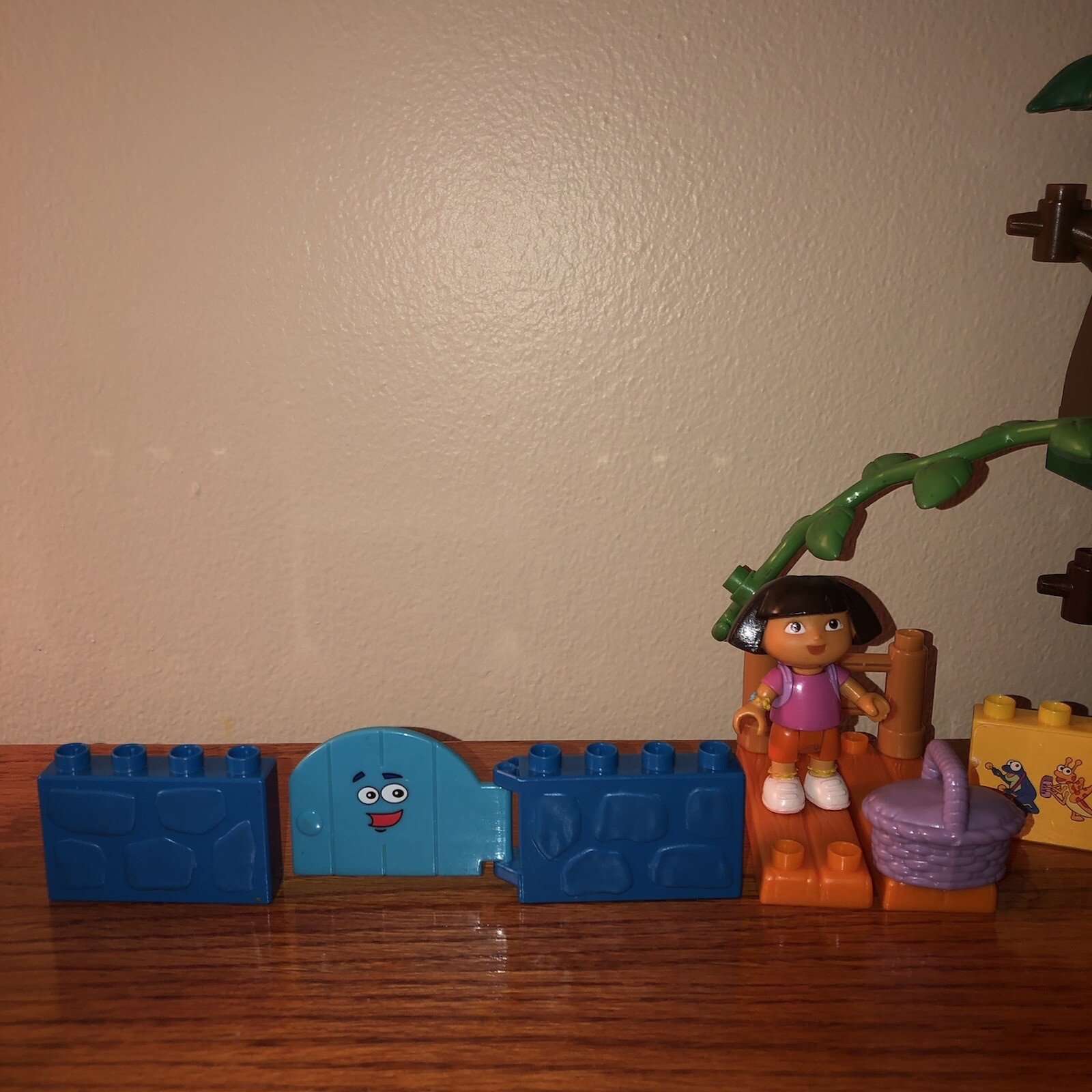 Mega Blocks Dora the Explorer & Diego Rainbow Rock Adventures No. 3002 ...