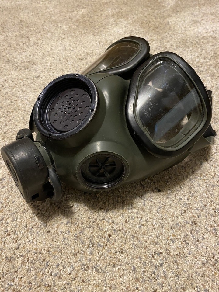 US M40 Gas Mask Medium. Face Mask & Filter Used | eBay