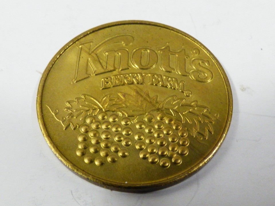 Knott's Berry Farm Buena Park CA token coin Boysenberry berry & Coach ...