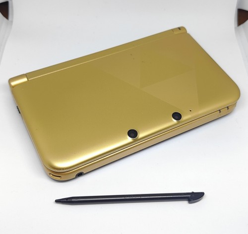 Nintendo 3DS XL The Legend of Zelda A Link Between Worlds Limited ...