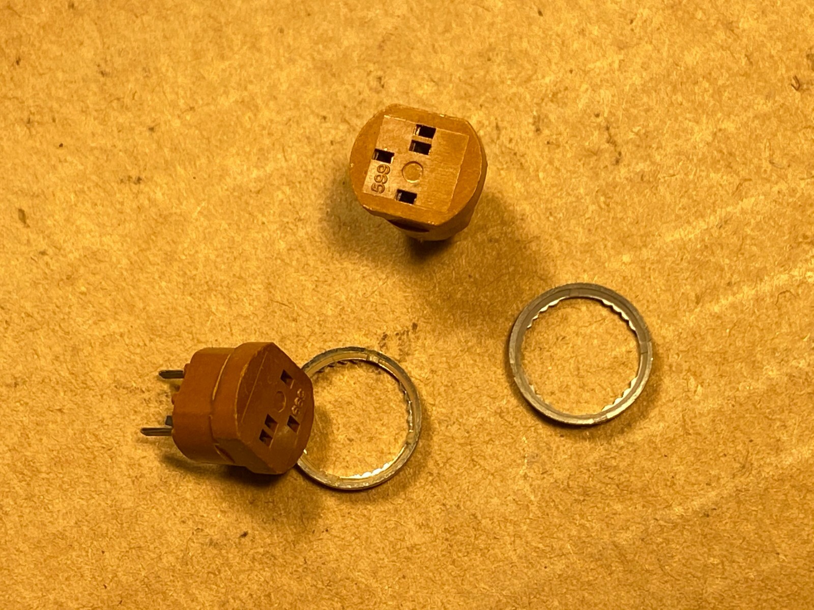 2 NOS Vintage Elco 4-pin Small Transistor Sockets w/ Mounting Rings ...