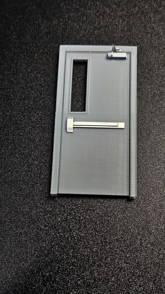 1:24 G SCALE GARAGE DIORAMA STEEL MAN DOOR ESS RESINWORKS 212-SMDK | eBay