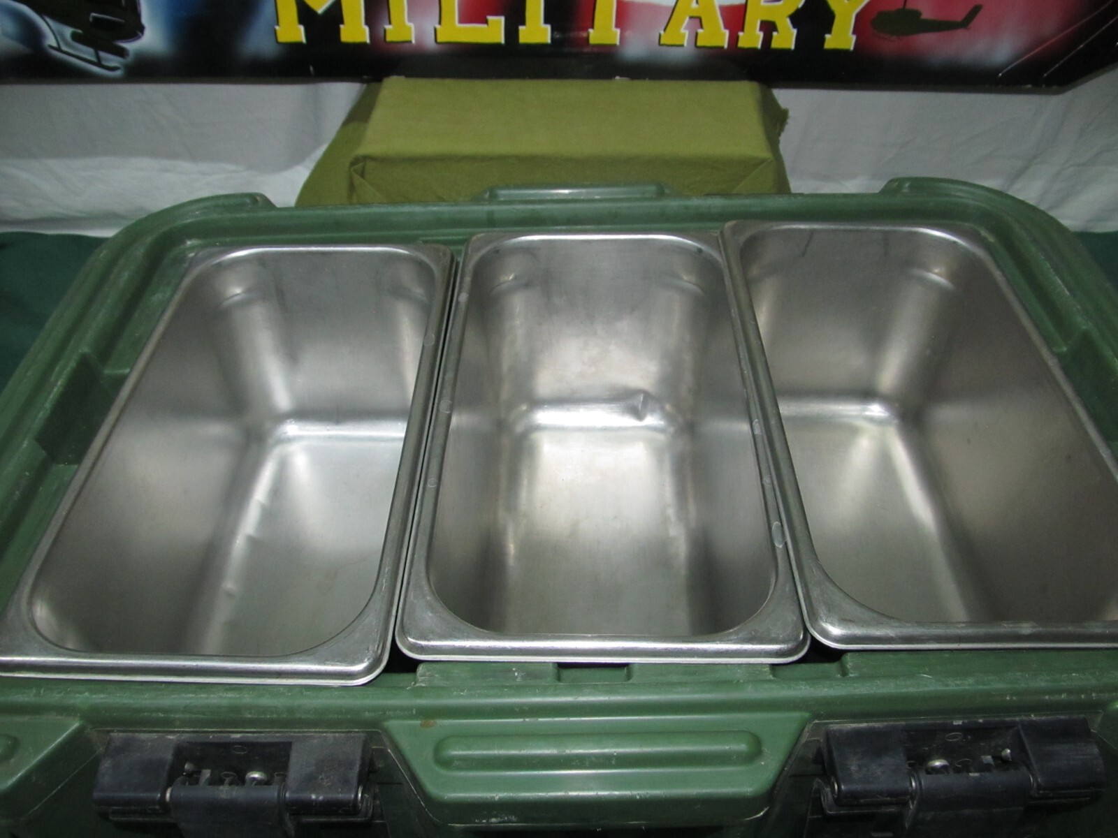 Cambro 180MPC Food Carrier Container With Stainless Inserts With Lids ...