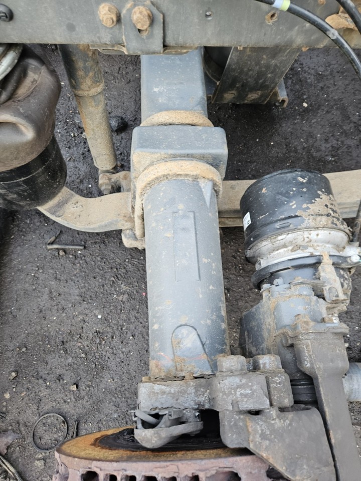 Volvo FE 6x2 Tag Lift Beam Rear Axle Truck Lorry D8K 2017 Hub Calipers ...