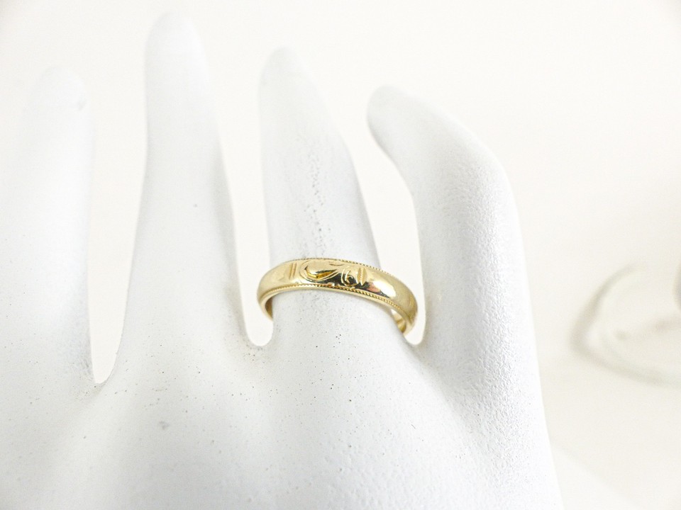 18ct Gold Wedding Ring Band Patterned 4 grams Hallmarked 4mm Size O ...