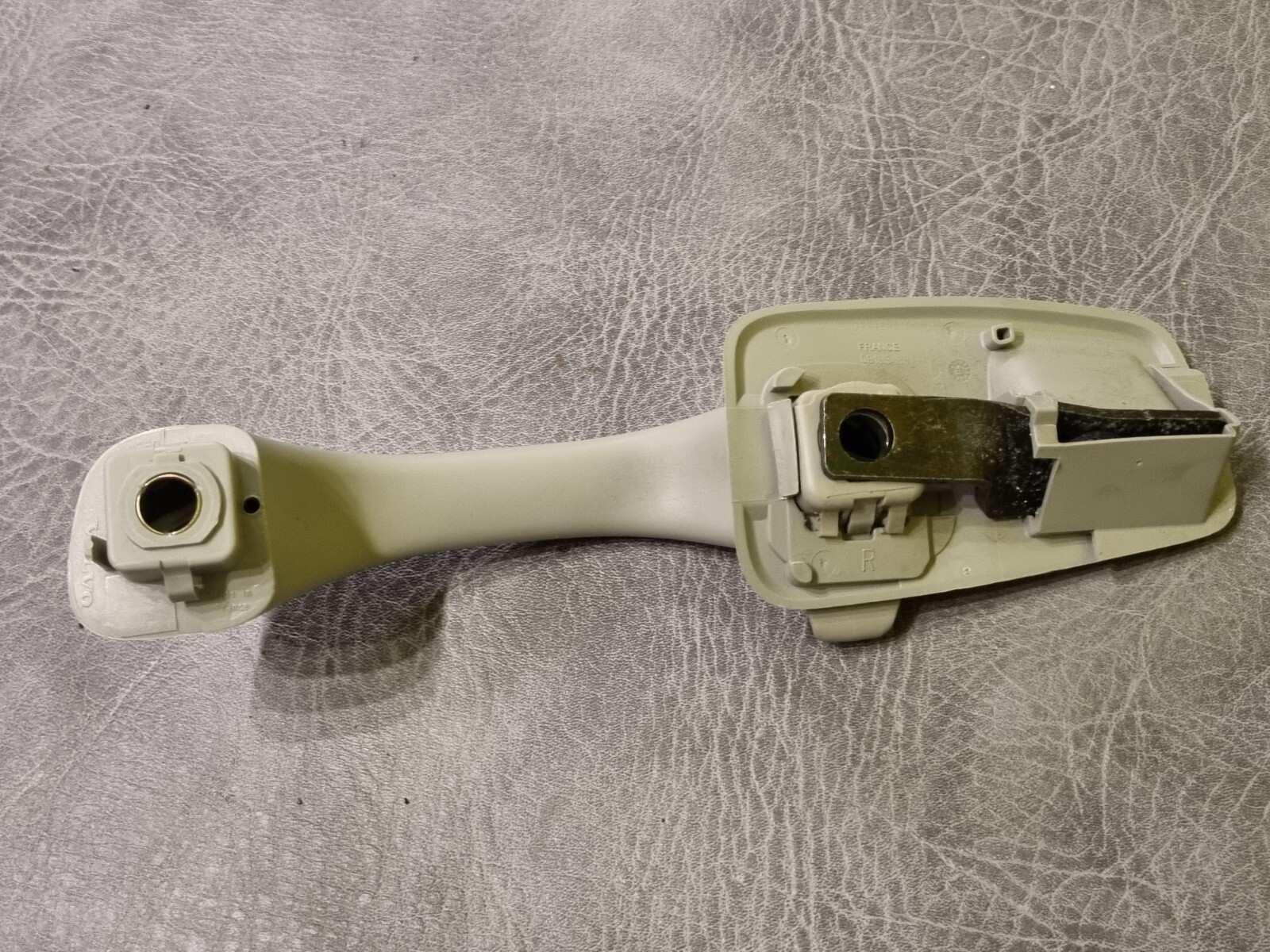 Volvo V70 Mk2 Driver's Side O/S Right Interior Rear Grab Handle 2000 ...