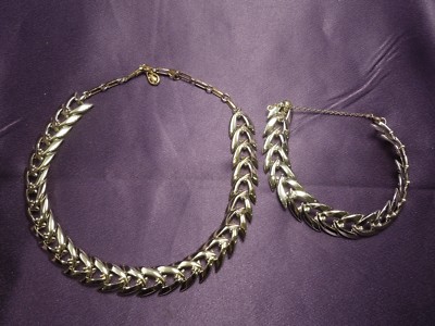 Coro Wish Bone Silver Tone Link Necklace Bracelet Set Chain Designer ...